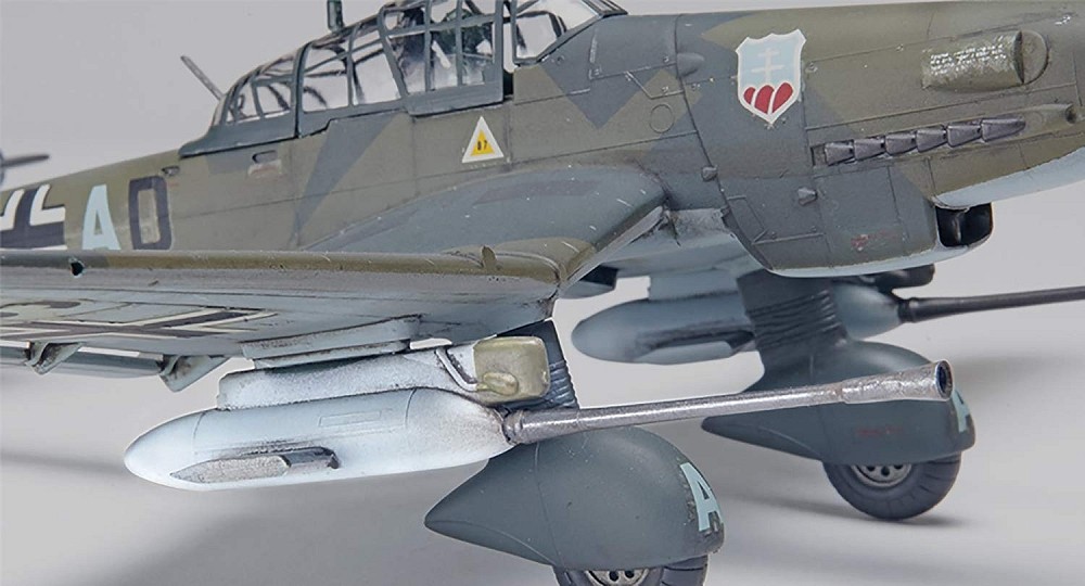 Avião JU 87G-1 Stuka - Tank Buster - REVELL » Kits - Avioes Civis e