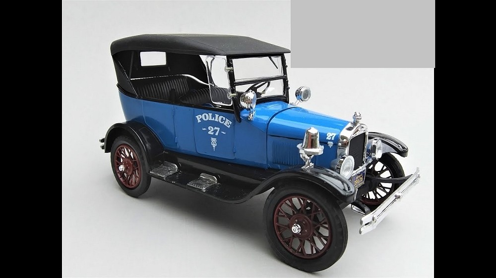 Carro Ford Model T 1927 - Vintage Police Car 1182 - AMT